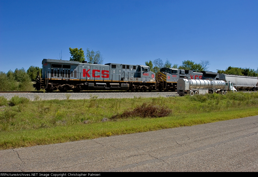KCS 4583 and KCS 4012 - Rear DPUs on KCS G-KCHQS-30